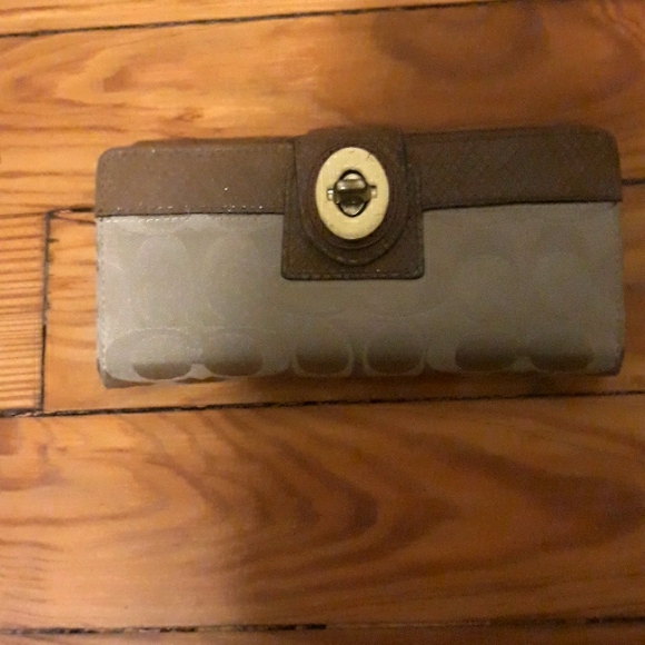 Coach | Bags | Coach Signature Penelope Kisslock Long Trifold Wallet ...